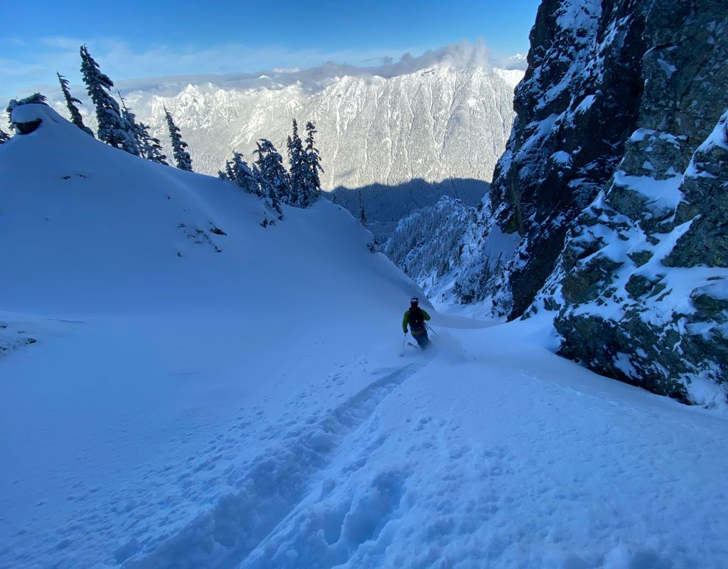 Circus and Crooked Couloirs ski tour in Snqualmie Pass, Washington